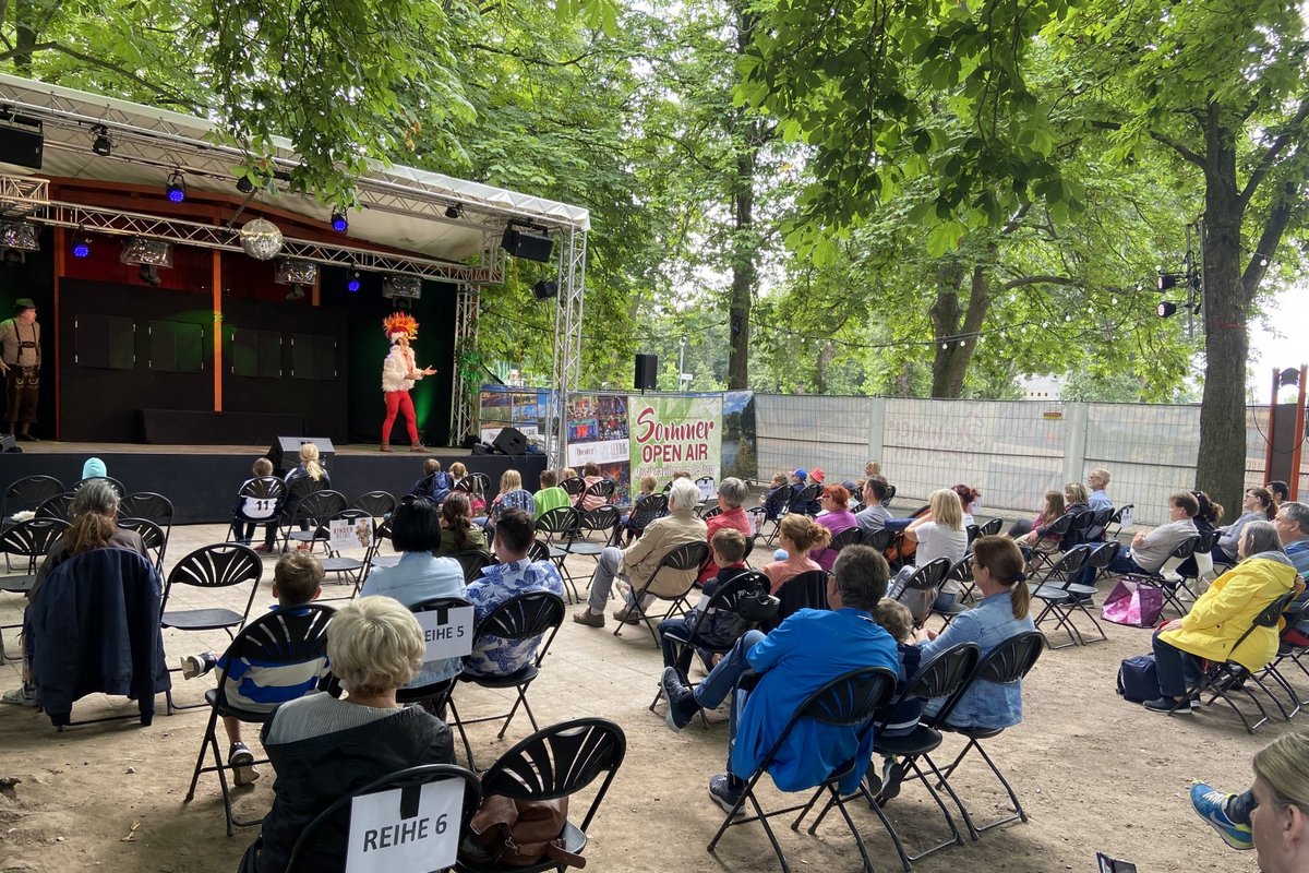 „Die Bremer Stadtmusikanten“ im Theater: 1. FC Magdeburg